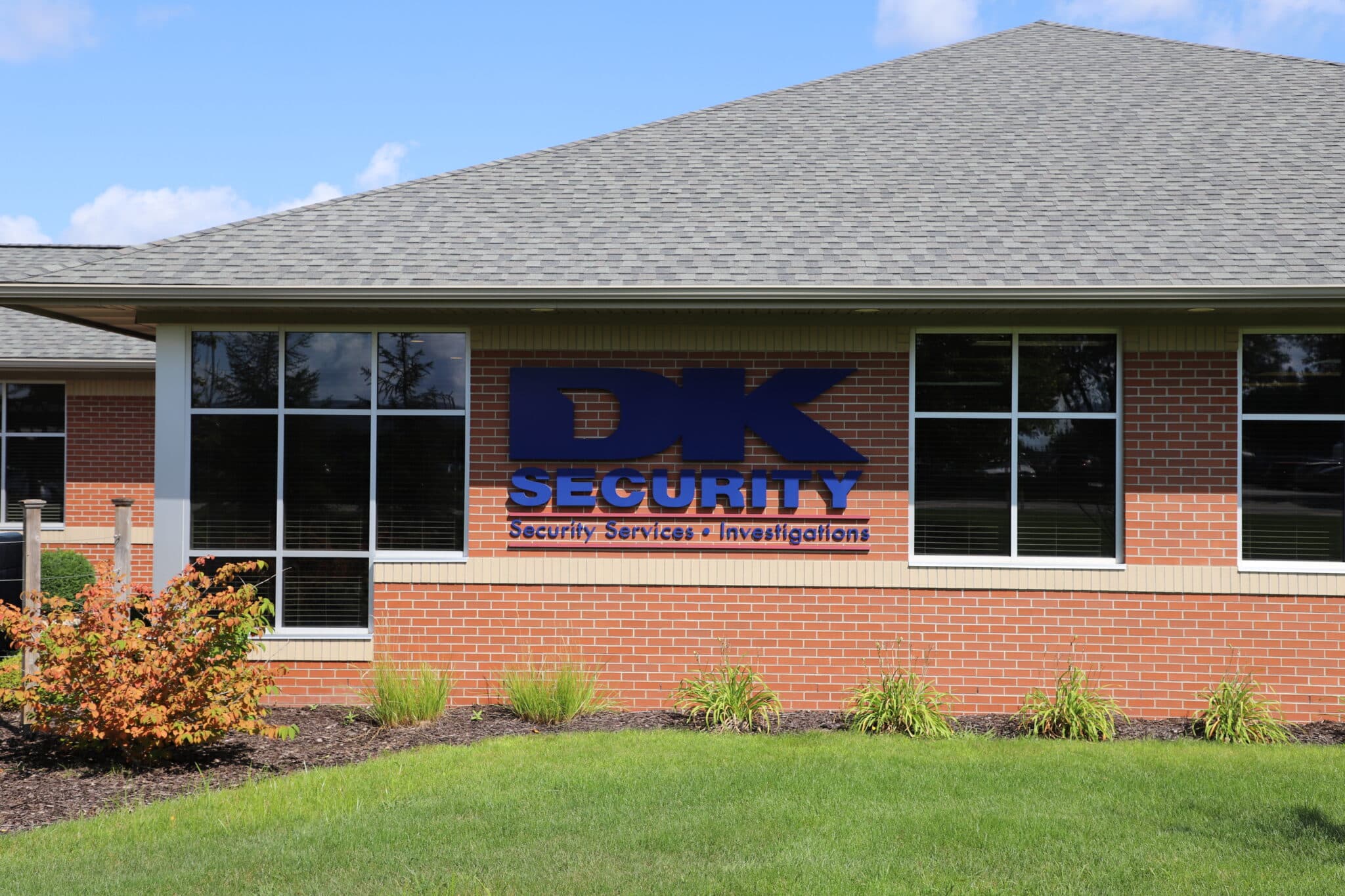 Grand Rapids Security Services: Guards, Screenings & More